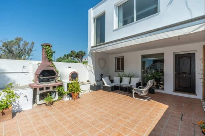 Amplia Y Luminosa Casa Junto A La Playa - Ojén