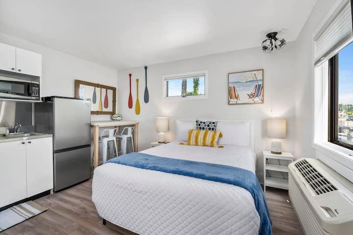 Newly Remodeled And Stunning - Only 5 Min. From - Chincoteague, VA