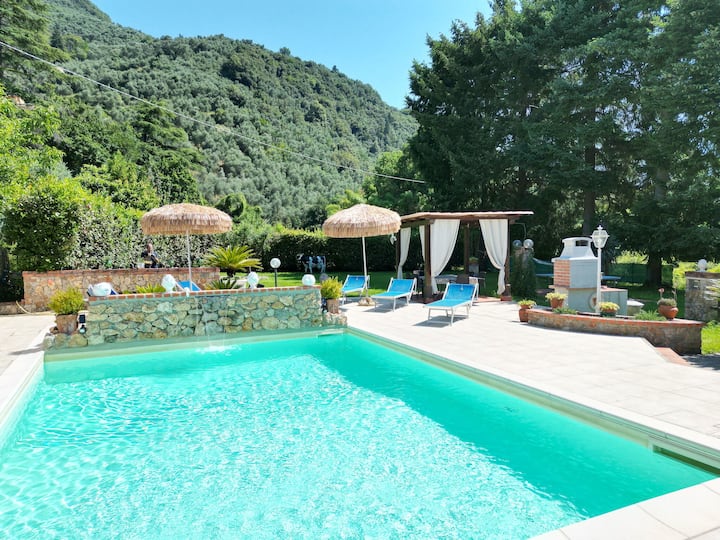 10 People - Private Pool - Private Garden - Italia