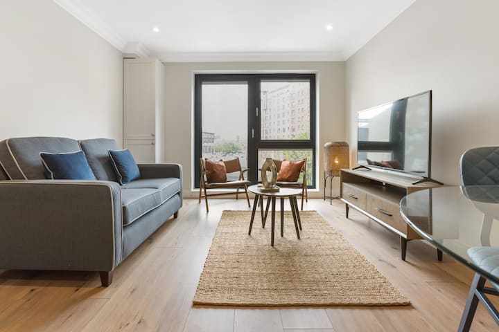 Contemporary 5 Star Apartment - Wilton House - Belfast