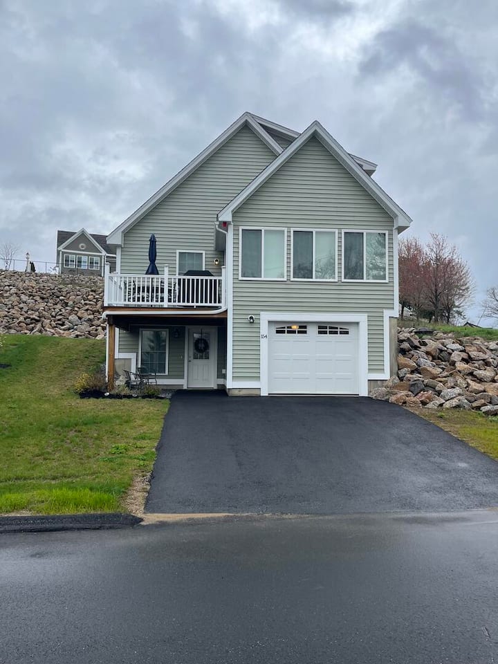 Corner House On Memory Lane - Laconia, NH