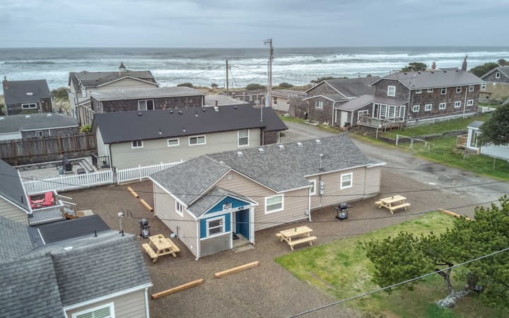 Combo Of 4 Homes-beach Access-dogs Ok-king Crab - Manzanita, OR