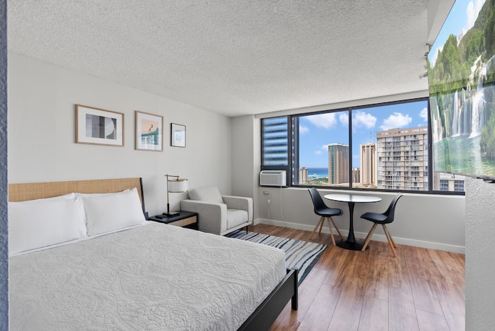 Queen Studio W/partial Ocean & City View, Ac, Pool - Hawaï