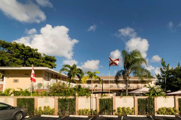 3 Bedroom Suite, Pool, Kitchen, Bbq - Dania Beach, FL
