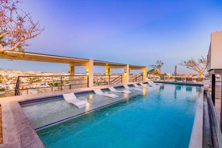 Downtown Cabo Penthouse: Balcony & Rooftop Pool - Cabo San Lucas