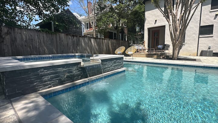 Usna Getaway: Heated Pool, Hot Tub, Indoor Grill! - Annapolis, MD