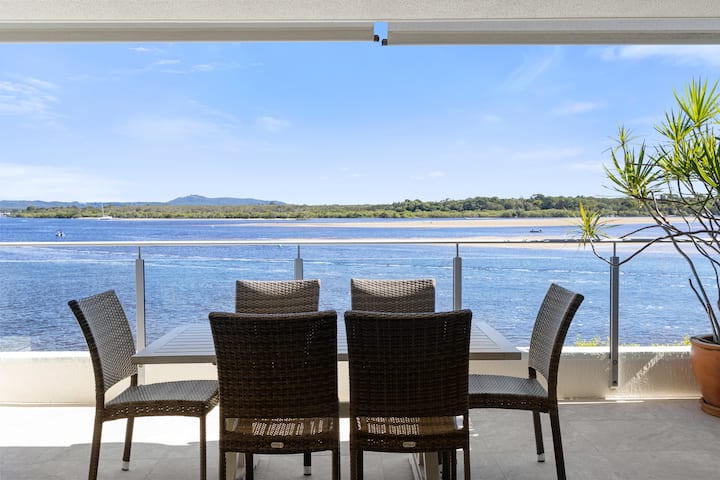 Las Rias, Riverside Luxury Bliss - 努沙岬