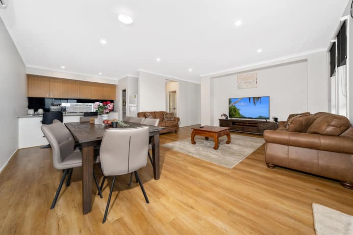 Lakeview Retreat ! Escape, Relax And Rejuvenate. - Beaconsfield