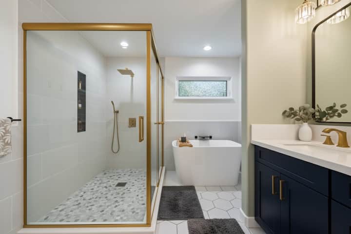 Pacific Pearl, Beachfront, Ac, Modern, Spacious - Laie, HI