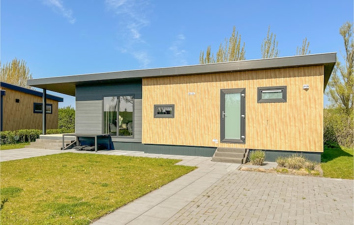 Gorgeous Home In Scherpenisse - Wemeldinge