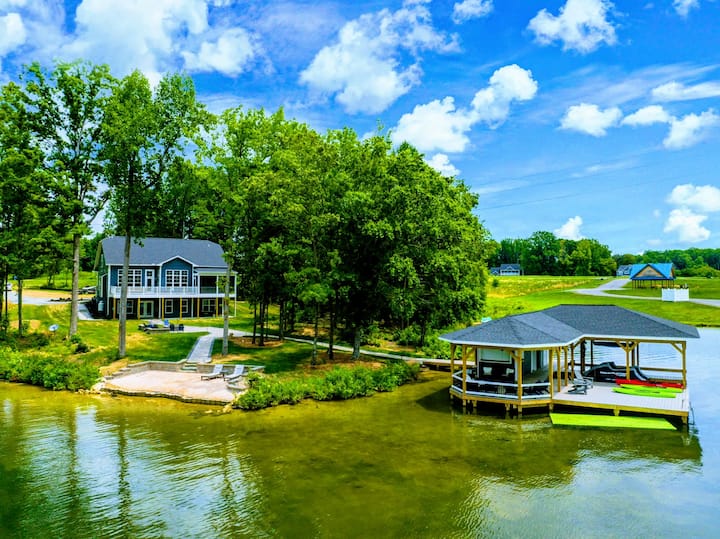 250’ Of Lakefront With Boat House & Private Beach - Lake Anna, VA