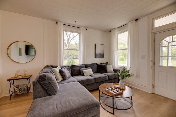 Modern Family Home In Mason W/ Backyard + Fire Pit - メーソン, OH