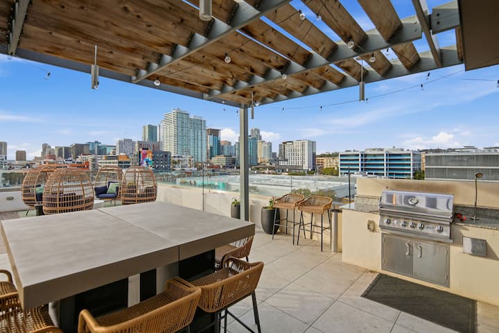 The Leo - One Bedroom Apartment W/ Private Balcony - San Diego, CA