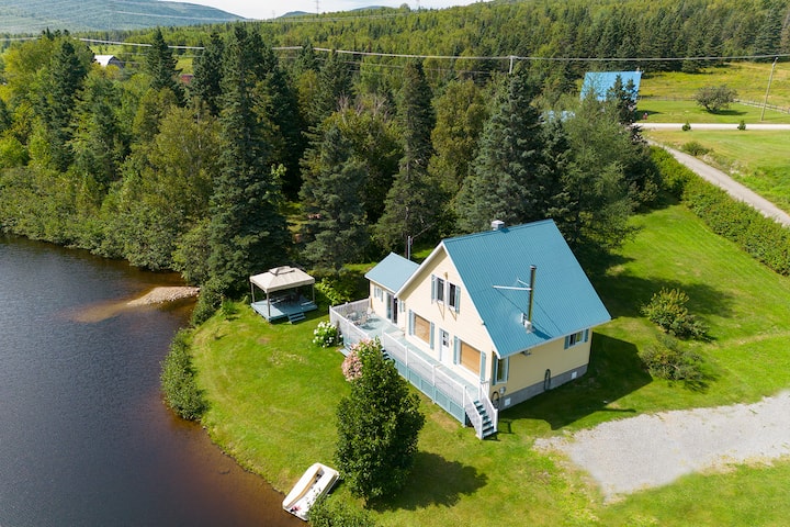 Nouveauà Proximité Du Massif Aux Abords D'un Lac - Baie-Saint-Paul