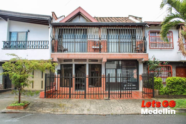 Hermosa Casa Para Grupos A Solo 5 Min De Laureles - Sabaneta