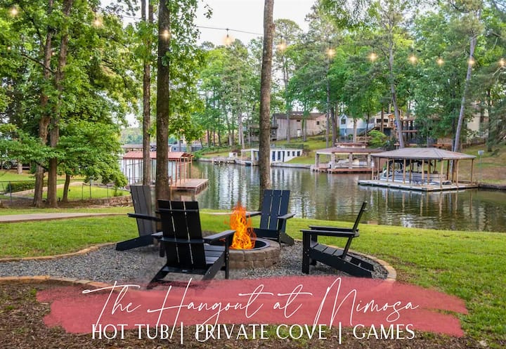 Lakeside Paradise | Hot Tub | Superb Location - Hot Springs, AR