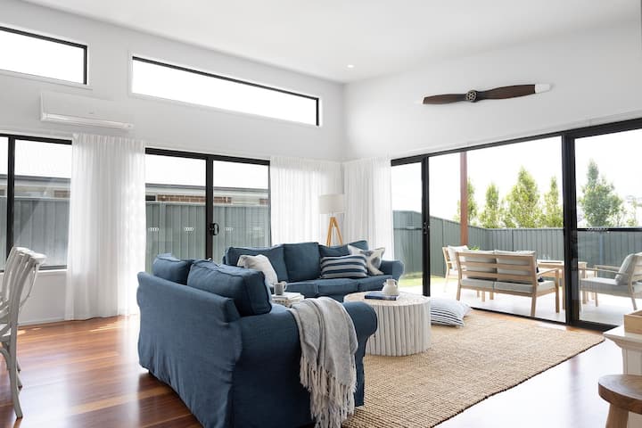 Pet-friendly Family Home With Bbq: Seagrass - Hyams Beach