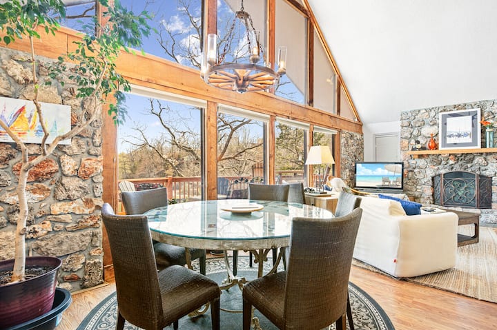 Woodmont Point - Wooded Private Lakefront Retreat - Sunrise Beach, MO