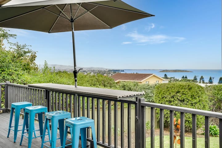 48 Rumbelow St - Sea Views, Near Beach - Victor Harbor