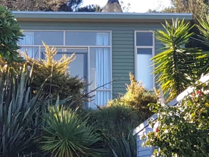 Family Bayview Cabin - Russell