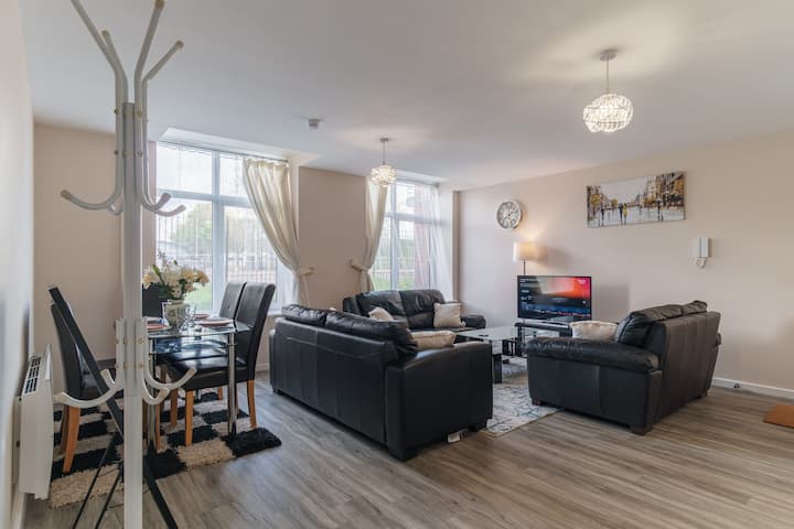 Bright 1 Bed Manchester Flat - Sleeps 3 - Salford