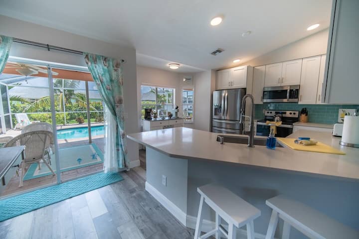 Warm Welcome Retreat W/ Heated Pool & Beach Gear - Cape Coral, FL