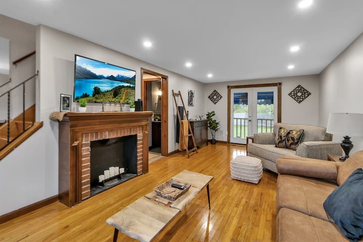 Walk To Bills Stadium! Cozy Game Day Getaway - Hamburg, NY