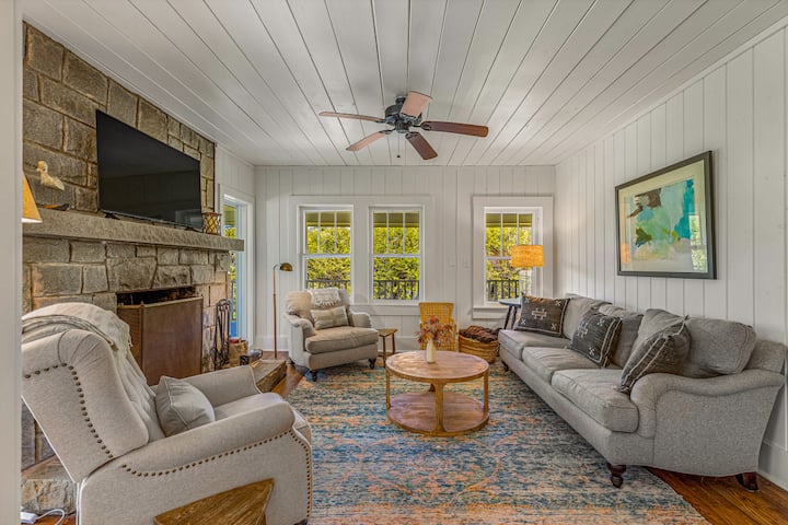 Beautiful Renovated Cottage 6 Minutes To Cashiers! - Cashiers, NC