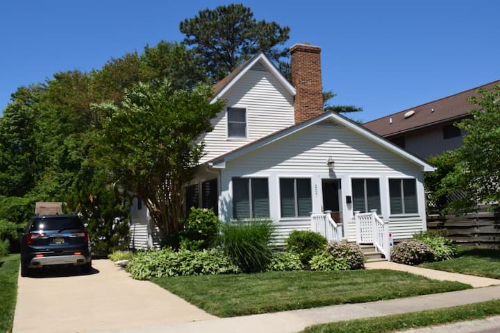 207 Park & Walk Pet Friendly Downtown Rehoboth - Dewey Beach, DE