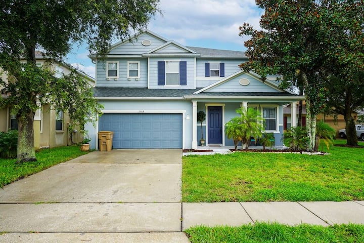 Family Pool Home Sleeps 12 By Disney! - St. Cloud, FL