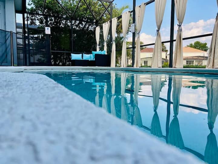 Family Pool Home Sleeps 12 By Disney! - St. Cloud, FL