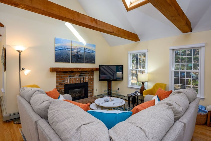 Turtle Dreams: Cozy Cape Cod Bayside Retreat - Orleans, MA