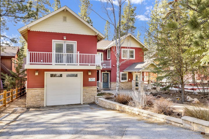 The Grand Village Luxury Chalet-spa-theatre-games - Big Bear Lake, CA