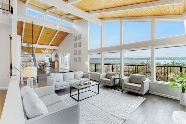 4br Waterfront Home With Firepit, Pool Table, W/d - Camano Island, WA