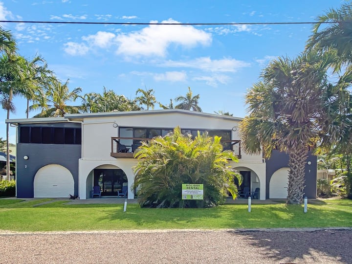 Beachside Palms Unit 3 - Magnetic Island