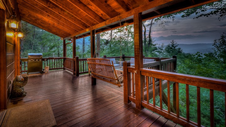 Skyline Serenity: Mountblue Mountain Oasis - Blue Ridge, GA