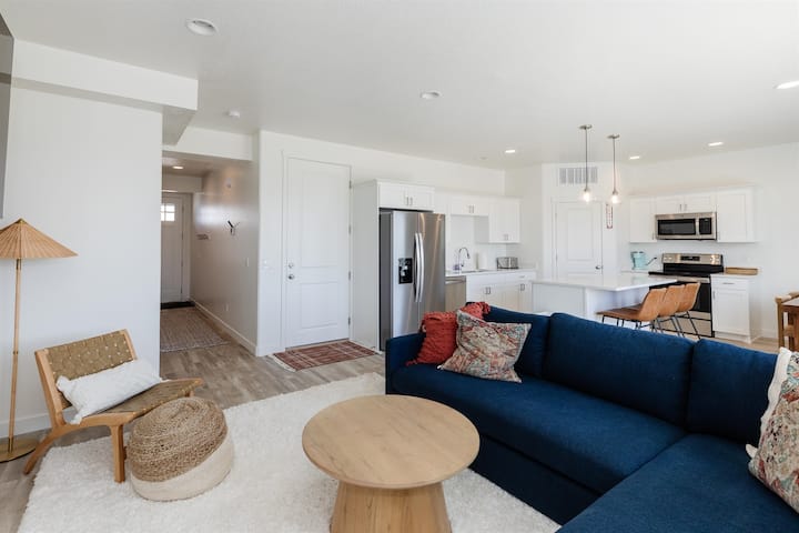 The Cubhouse | 3 Bedroom 2.5 Bath | Free Boat Park - Garden City, UT