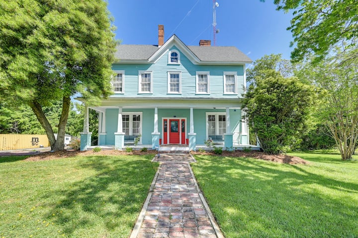 Spacious Historic Home W/ Yard & Deck! - High Point, NC