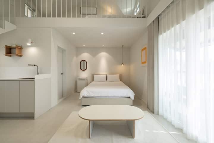 고즈넉한 분위기에서 조용히 휴식 취하기 좋은 이상한 나라의 앨리스 - Gyeongju-si