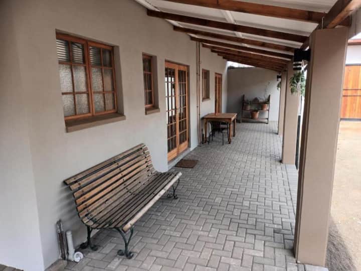 Featherhouse | Family Room With En-suite - Colesberg
