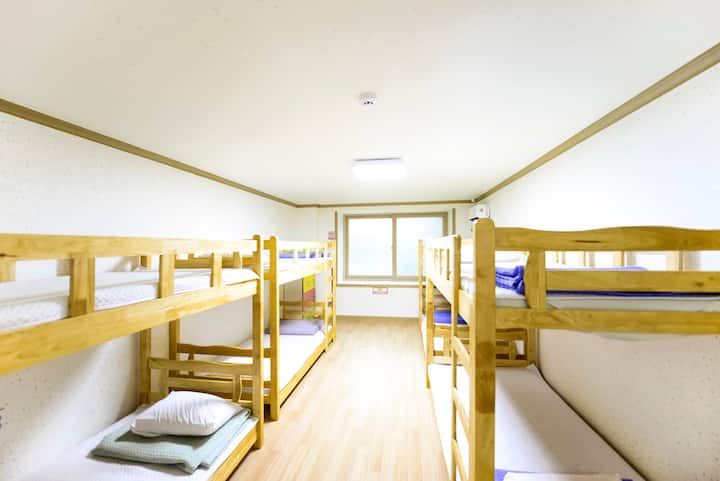 #한옥마을 #경기전 #풍남문 #낭만 가족 8인실(2층침대) - Jeonju-si