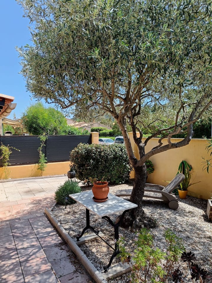 Mas Provençal Au Calme Avec Terrasse Et Jardinet - Hyères
