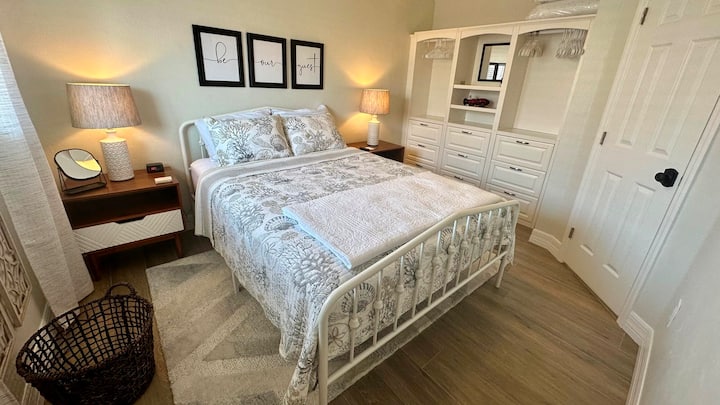 Turtle Nest 5 - Quick Walk To Beach - Fort Myers Beach, FL