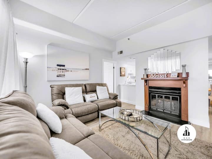 Uhost Ai | 2br Retreat | Scenic Views & Comfort - Sugar Mountain, NC