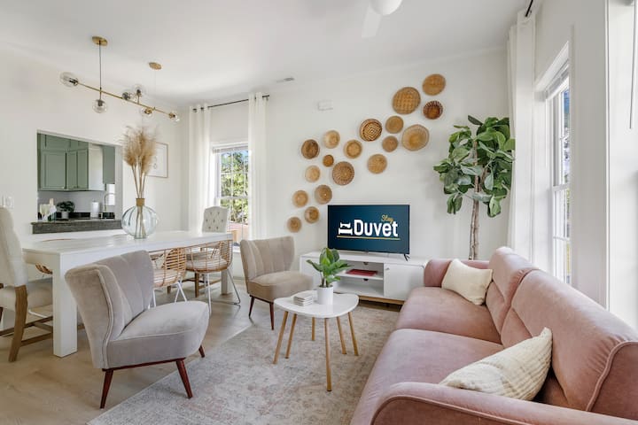 Apple Street Retreat: Newly Renovated 3br Haven - North Charleston, SC