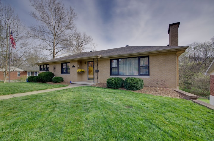 Charming Jefferson City Home: 2 Mi To Downtown! - Jefferson City, MO