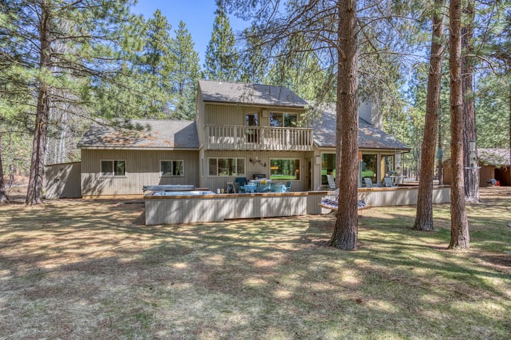 Hot Tub, Pool Table, Golf View Retreat! Pet Ok Bbr - Black Butte Ranch, OR