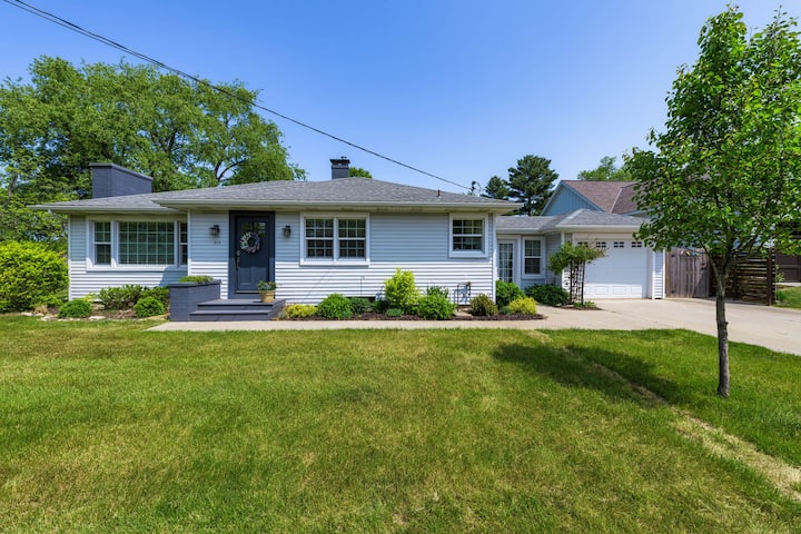 Walking Distance To Downtown Douglas - Cute Home! - 索格塔克