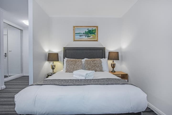 Spacious Studio In The Heart Of Cbd | Free Wi-fi - Sydney