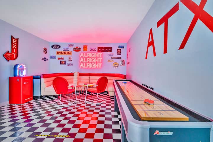 Atx Jukebox | Jacuzzi | Shuffleboard | Fire Pit - Austin, TX
